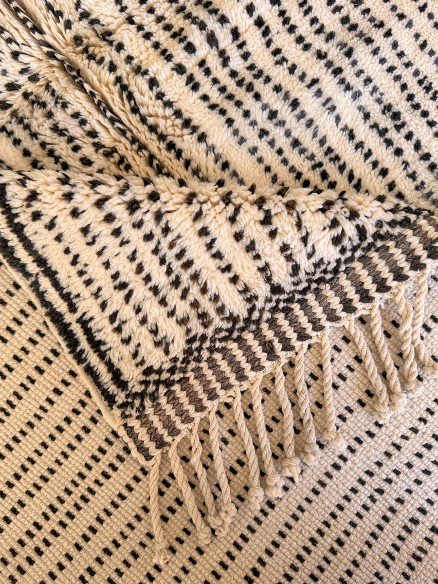 M'rirt's Dotted Hand-Knot - Area Rug | Salam Hello